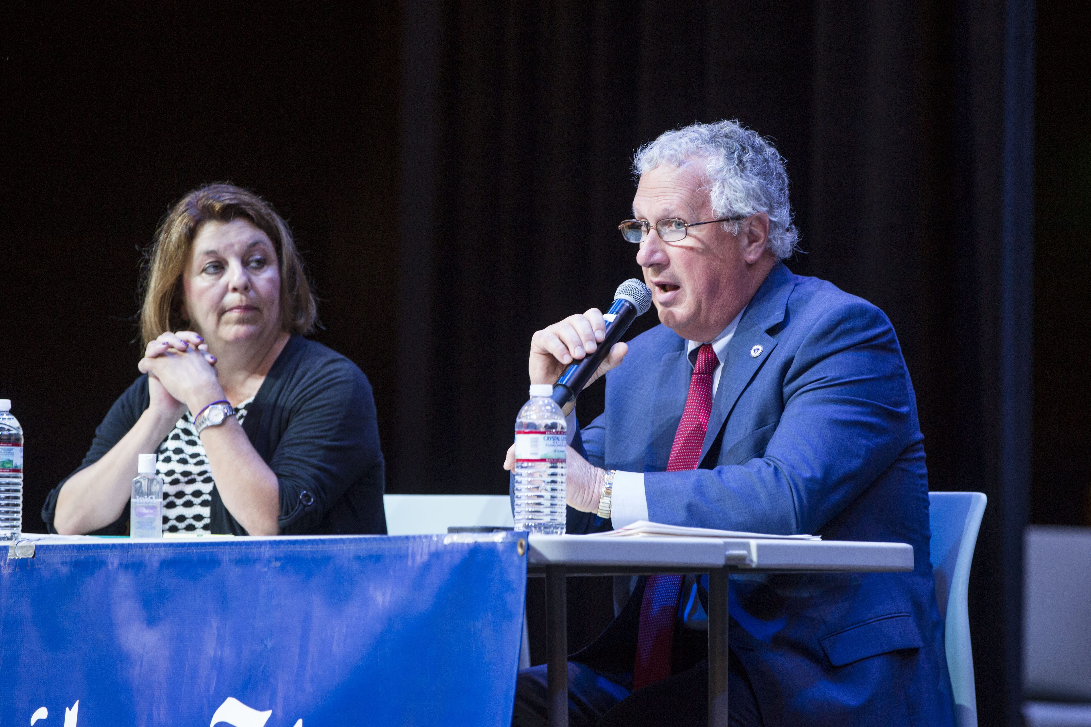 10 things to know about both of Lynn's candidates for mayor - Itemlive