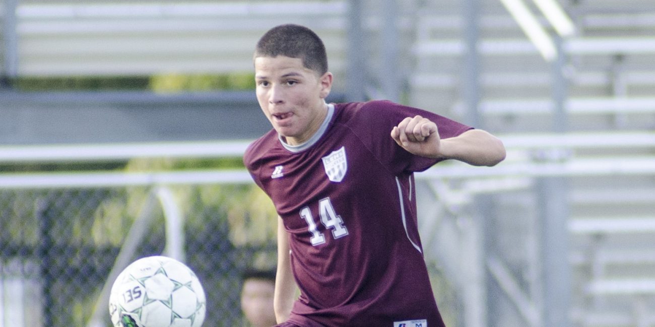 School Sports Roundup: Cora leads English past Gloucester - Itemlive ...