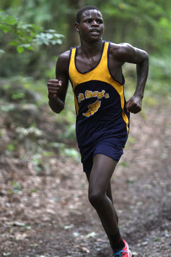 St. Mary's Manyok leads the pack at Kelley Invitational - Itemlive