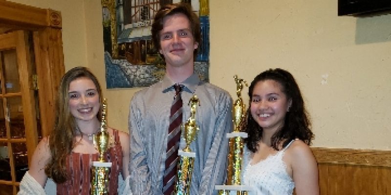 English swimming and diving team celebrates its season - Itemlive ...