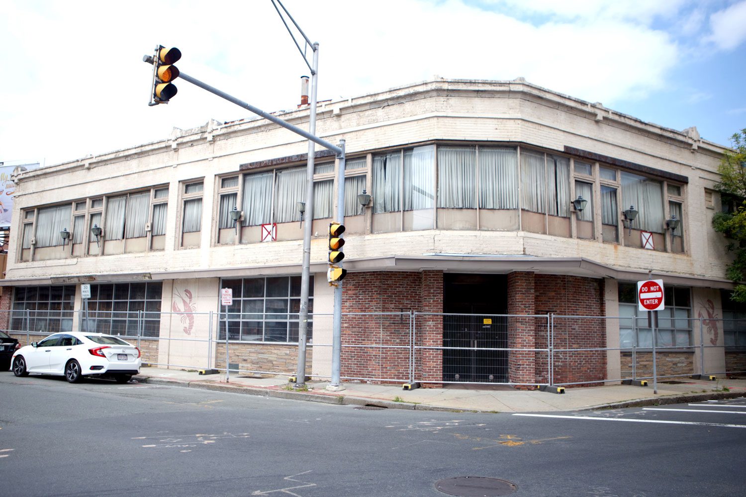 End is near for iconic Anthony's Hawthorne in downtown Lynn - Itemlive
