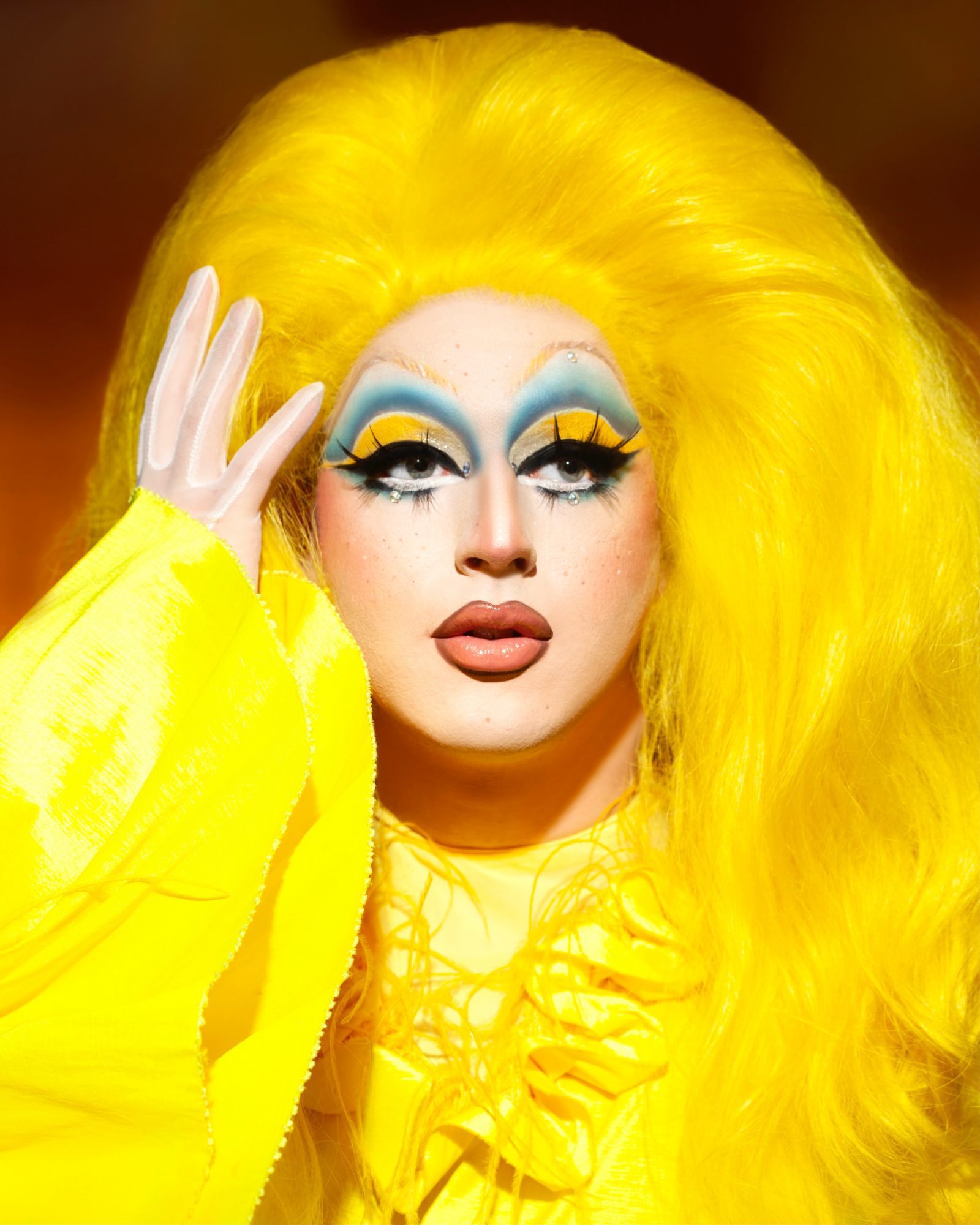 Salem drag queen Miz Diamond Wigfall shines bright - Itemlive